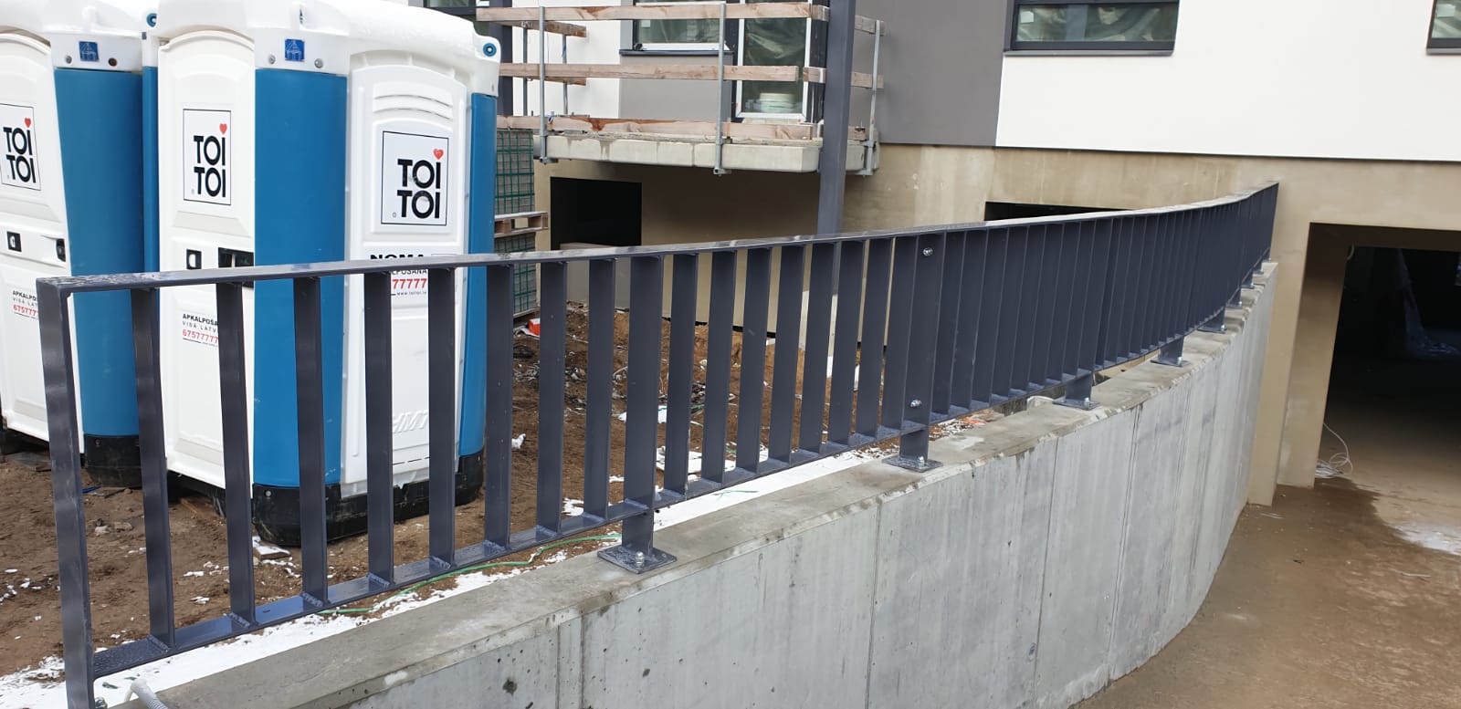 Curved Metallic Safety Railing - ABR Home - Metallic constructions ...